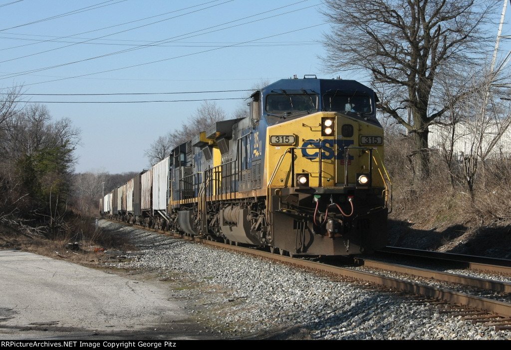 CSX 315 and train K533